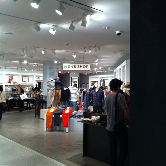 Club Monaco - Prudential - St. Botolph - Boston, MA