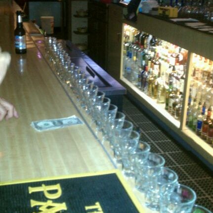 Studio Inn Lounge - Dive Bar