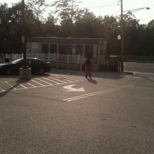 Photos at Halethorpe MARC Station - Halethorpe - 8 tips from 805 visitors