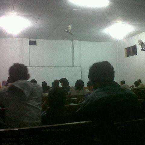 Kampus 2 UTP - Jln Walanda Maramis no 31 Cengklik Surakarta