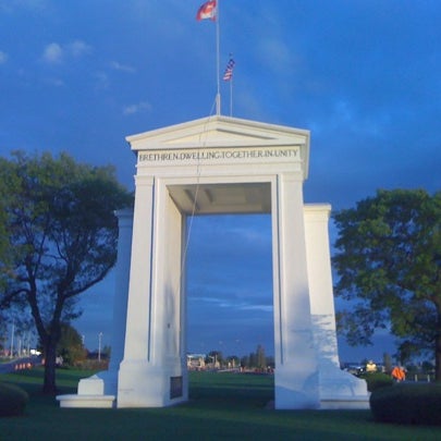 Photos at Peace Arch Border Crossing - Border Crossing