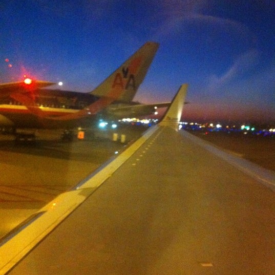 Gate D20 - Miami International Airport - 6 tips