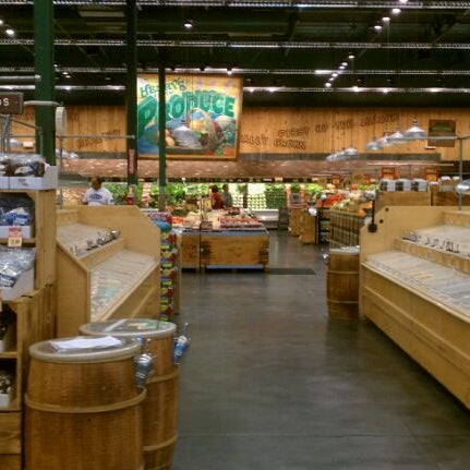 Henry's Marketplace (Now Closed) - 3630 Grand Ave