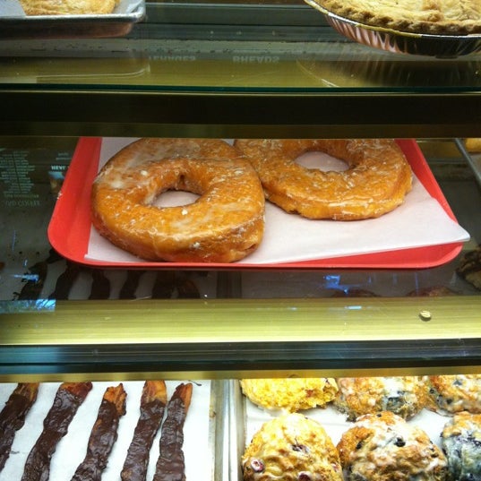 Photos at Congdon's Doughnuts - 49 tips from 1384 visitors
