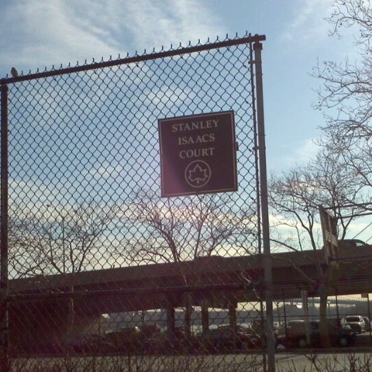 Stanley Isaacs Park / Paul L. McDermott Roller Hockey Rink - Yorkville ...