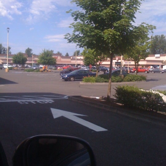 Oregon City Shopping Center - Oregon City, OR