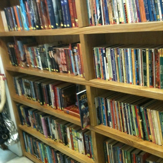 Goodwill Bookstore - Betton Hills - 3 tips