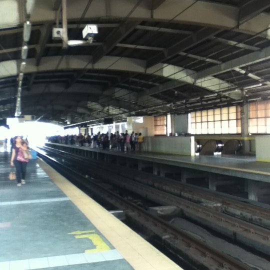 Photos at MRT3 - Araneta Center-Cubao Station - Metro Station in Quezon ...