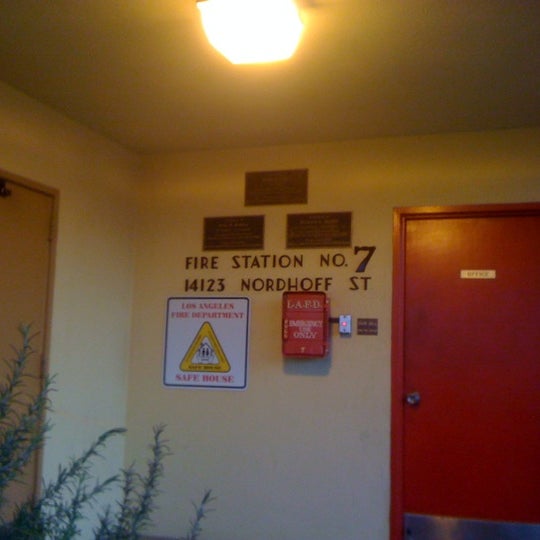LAFD Fire Station 7 (at Nordhoff St) - Structure