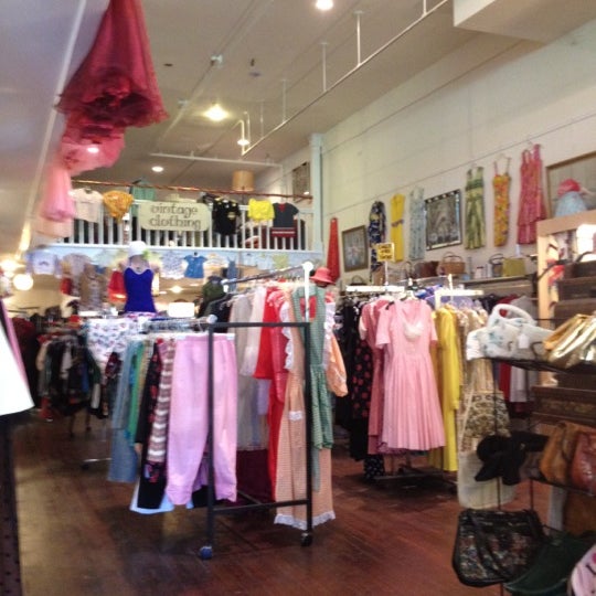 Chick-a-Boom Vintage - 145 Kentucky St