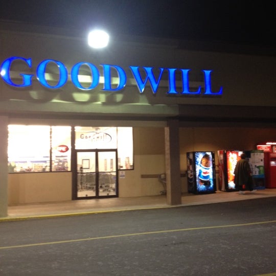 Goodwill Store and Donation Center - Vintage and Thrift Store in Main ...