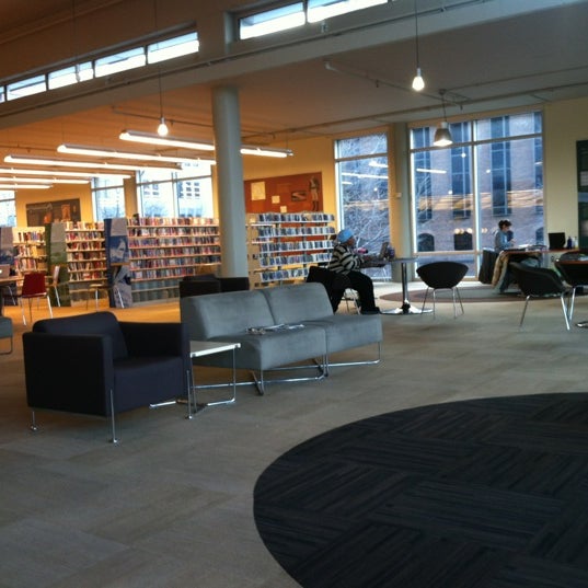 Kansas City Public Library: Plaza Branch - 22 tips