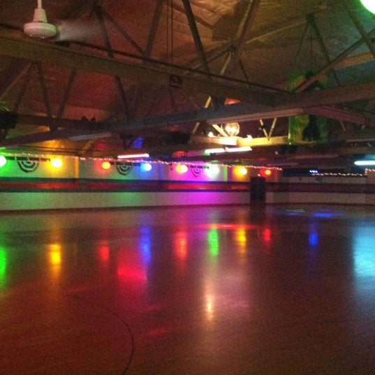 Fleetwood Skating Rink - Skating Rink in Chicago