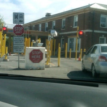 Overton Corners–Lacolle 221 Border Crossing - Rouses Point, NY