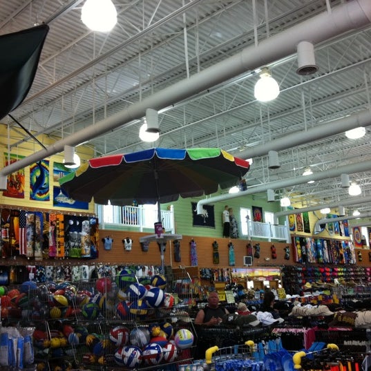 Waves Beach Store - 4 tips from 174 visitors