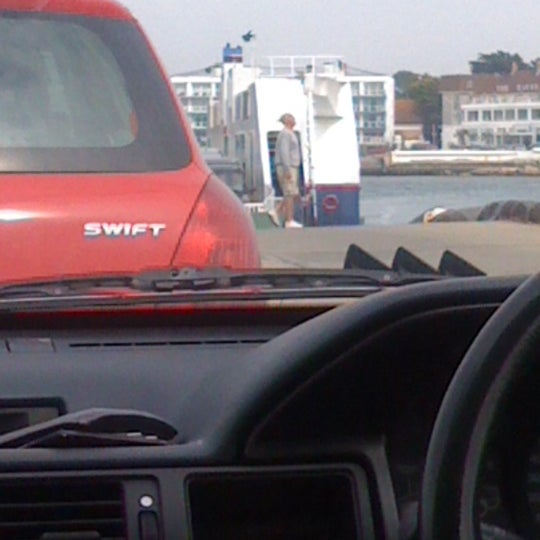 Sandbanks / Shell Bay Chain Ferry - 21 tips