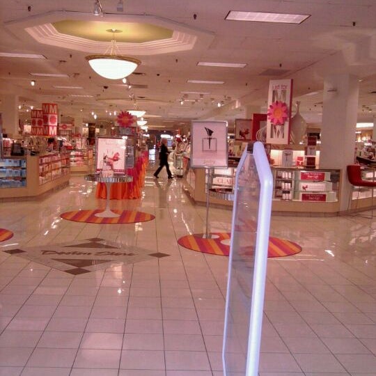 Boston Store - 2541 ziyaretçidan 18 tavsiye