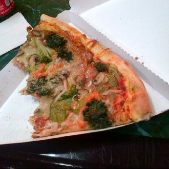 Peppinos Pizzeria - 10 Main St