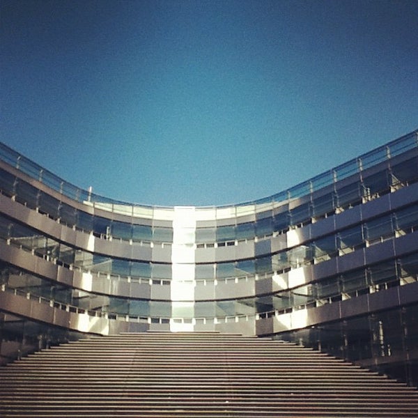 Owen G. Glenn Building (OGGB) - Central Business District - 12 Grafton Rd.