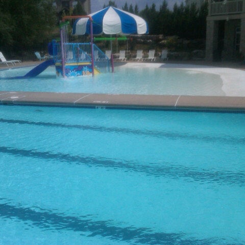 Strawberry Ridge Clubhouse & Pool - Arnold, MO