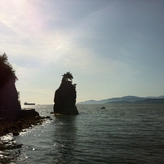 Siwash Rock - Scenic Lookout in Stanley Park