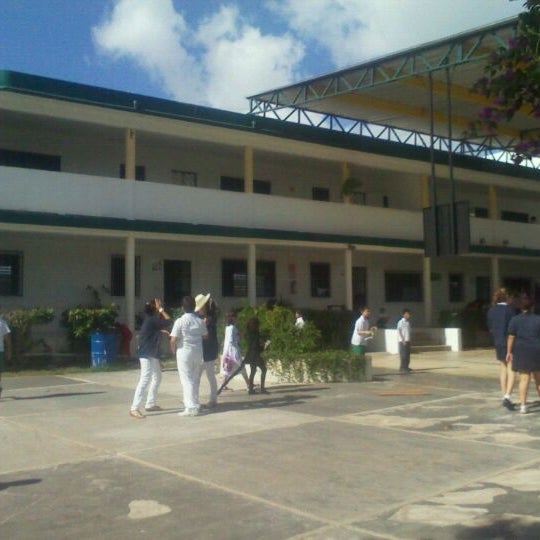 Escuela edai Freinet - High School in Mérida