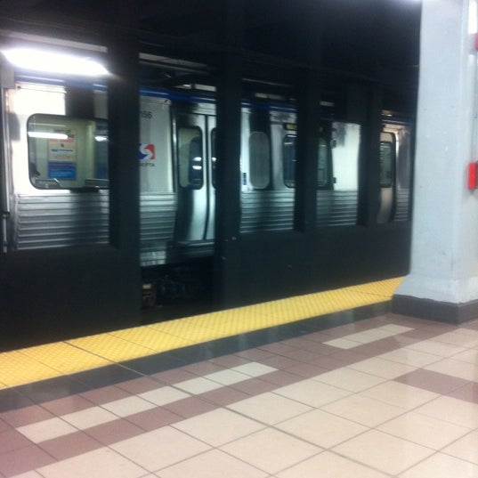 SEPTA MFL/BRS 8th Street Station / PATCO 8th & Market Station - Center ...