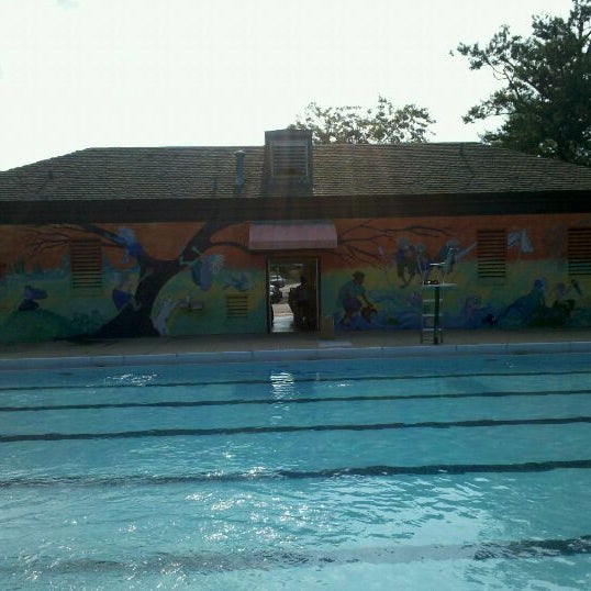 Battery Park Pool - Swimming Pool in Richmond