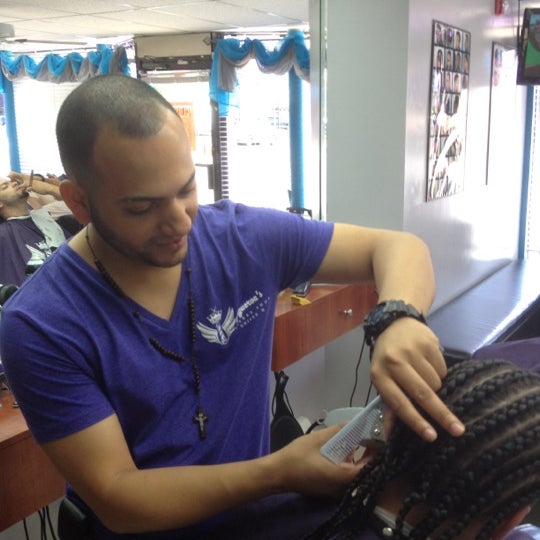 Figueroa's Barbershop - Hair Salon