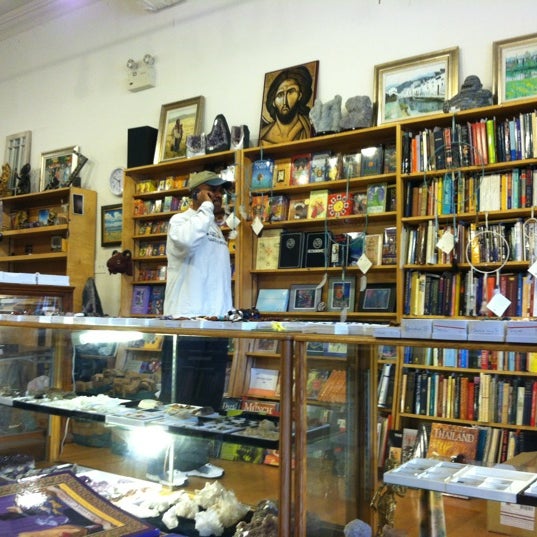 Seven Stars - Gift Store in Mid-Cambridge