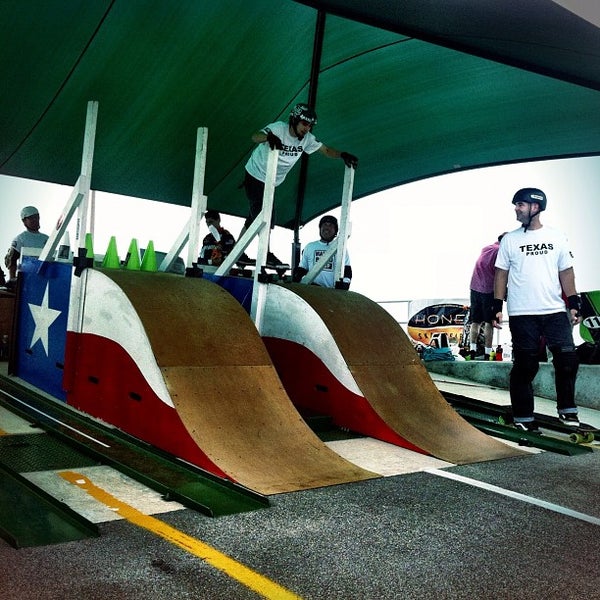 Badass Skateboard Downhill Spot - 1 tip from 9 visitors