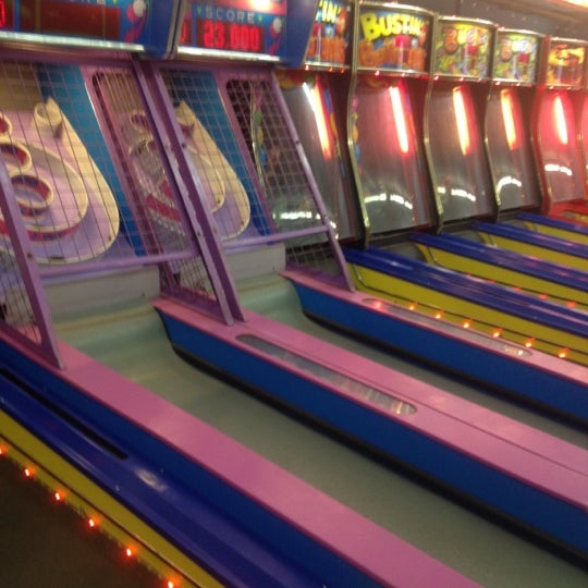 Garden City Pavilion Arcade & GiGi's Grill - 10 tips