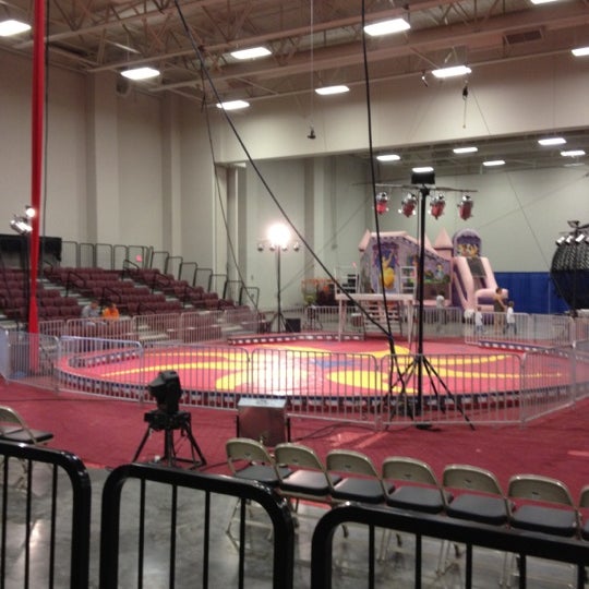 Bridge View Center - Theater in Ottumwa