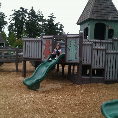 Ft. Steilacoom Park - 8724-8862 Steilacoom Blvd SW