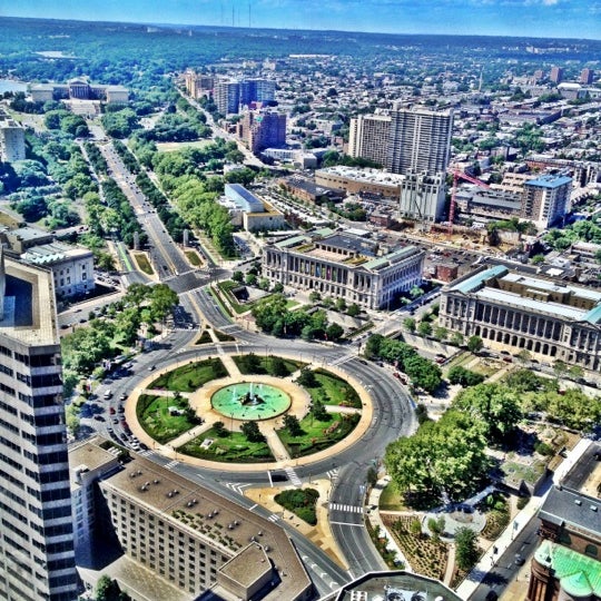 Three Logan Square - Building in Logan Square