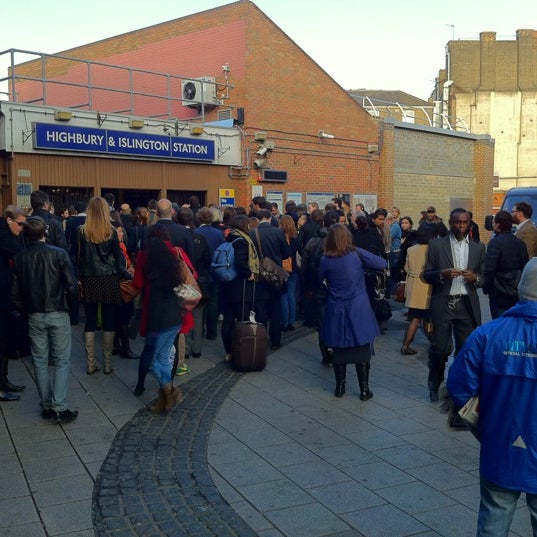 Highbury & Islington Railway Station (HHY) - Islington - 28 tips from ...