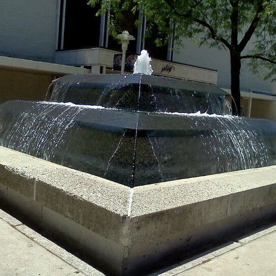 Oakbrook Center - Shopping Mall