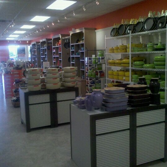 Le Creuset Outlet Store - Kitchen Supply Store