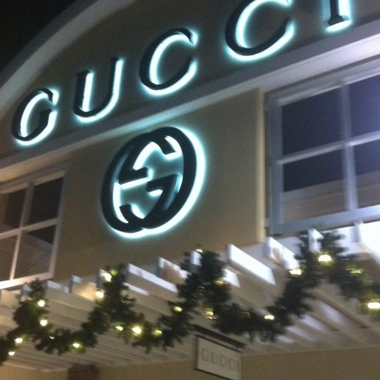 Gucci Outlet (Now Closed) - 425 Outlet Center Drive