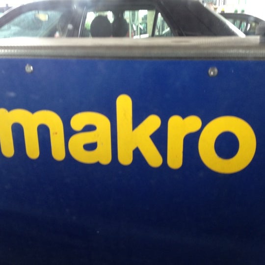 Makro Tankstation - Gas Station in Eke