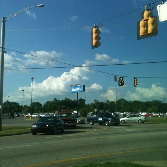 Walmart Supercenter - 7 tips from 880 visitors