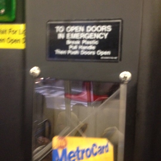 MTA Bus - M1/M2 - 42nd St and Madison Ave - Midtown East - New York, NY