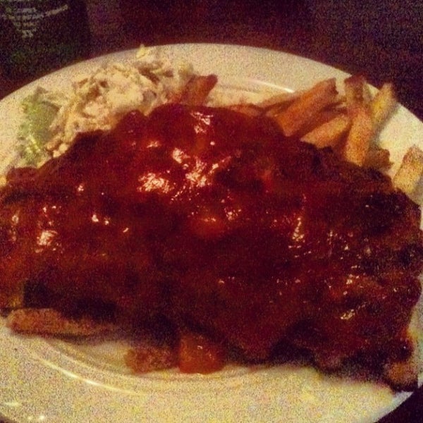 Razorbacks Raw Bar & Grill - American Restaurant