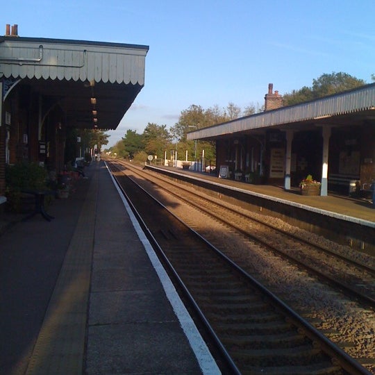 Wymondham Railway Station (WMD) - Train Station in Wymondham