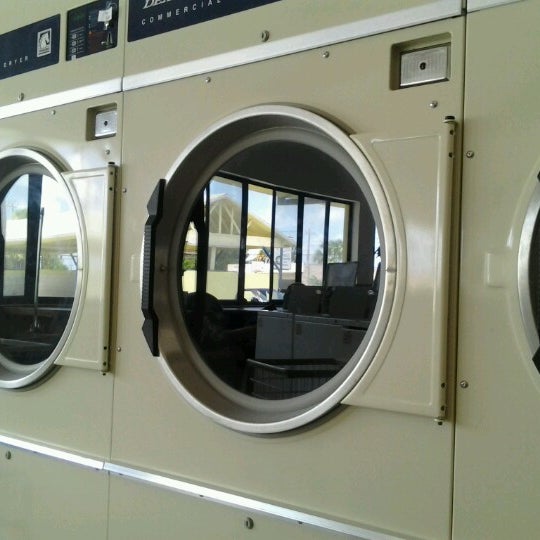 Squeekie's car wssh - Car Wash and Detail