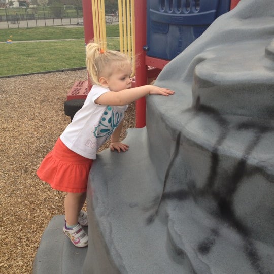 Weiss Park - Park in Newark
