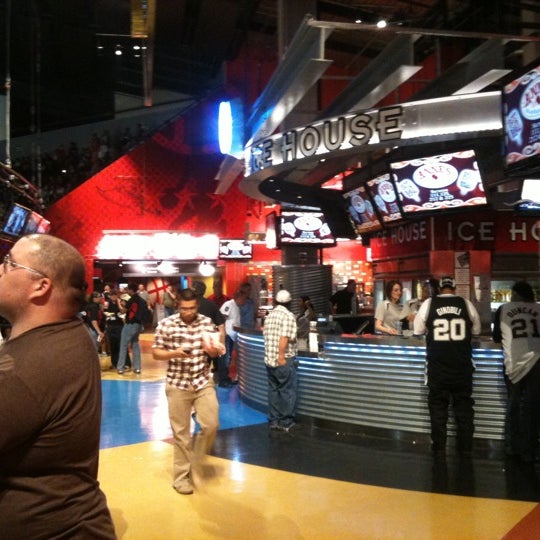 H-E-B Fanzone Ice House - Bar