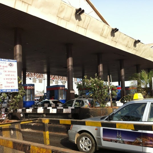 Vashi Toll Naka - Toll Plaza in Navi Mumbai