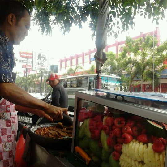Rujak Gerobak Cilandak Mall - Food Truck in Pasar Minggu