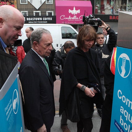 MTA Bus - 8 Av & W 34 St (M20/M34-SBS/M34A-SBS) - Bus Stop in New York